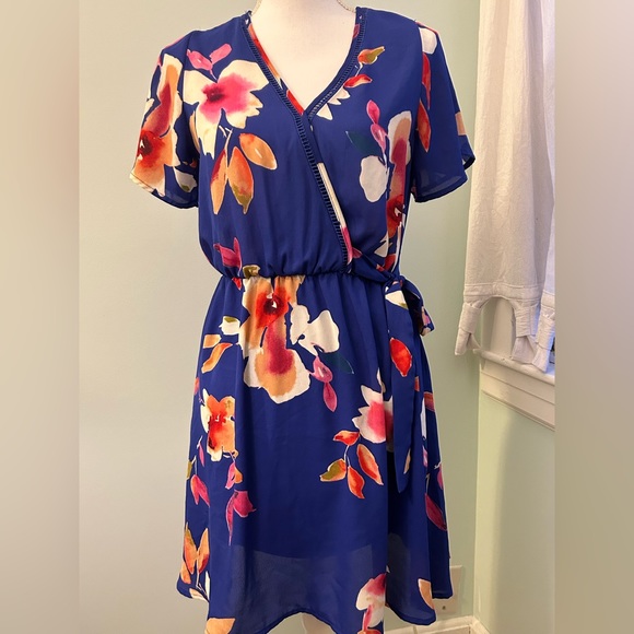 Sienna Sky | Dresses | Sienna Sky Blue Floral Shortsleeve Dress | Poshmark